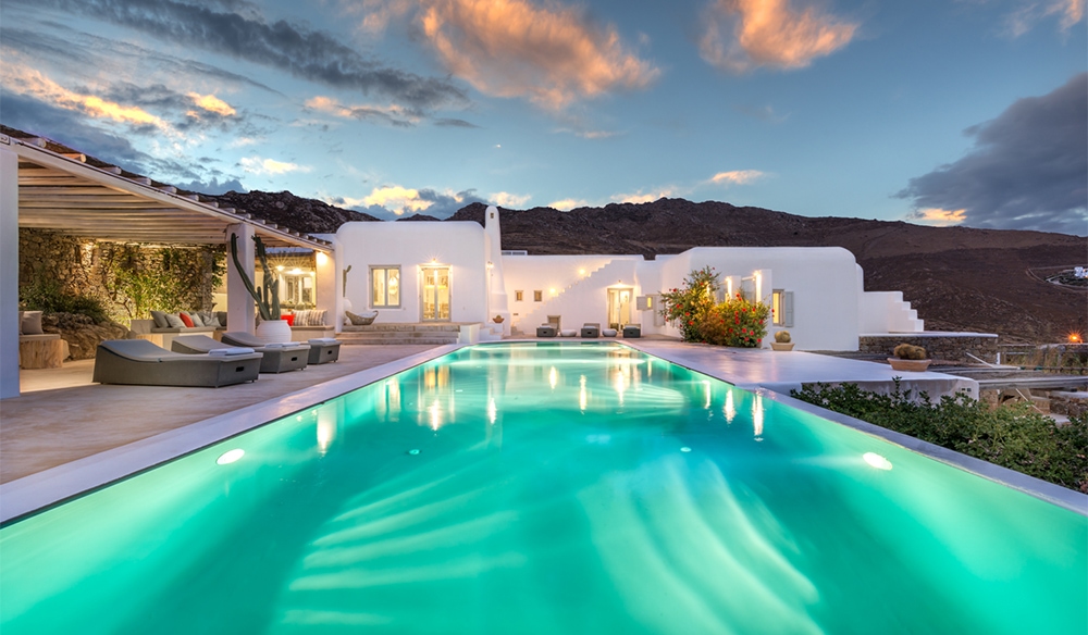 Villa in Mykonos with Infinity Pool › Liv Homes Greece