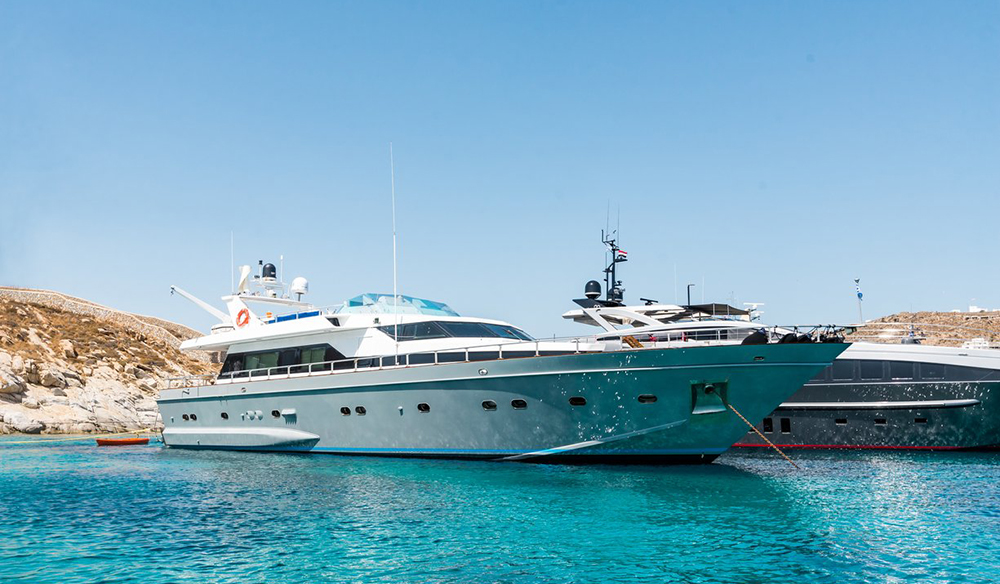 CANTIERI DI PISA | 4 Cabins | 12 Guests | 28m › Liv Homes Greece